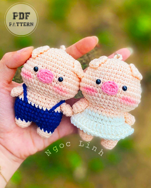 Crochet Couple Pig Keychain Free PDF Pattern
